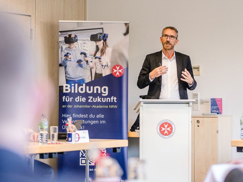 Johanniter Führungskräfte: Erstes bundesweites Seminar zum Arbeits- und ...